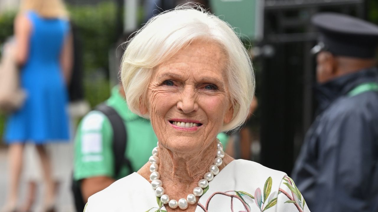 Mary Berry's rose-pink blazer and statement necklace transform her all ...