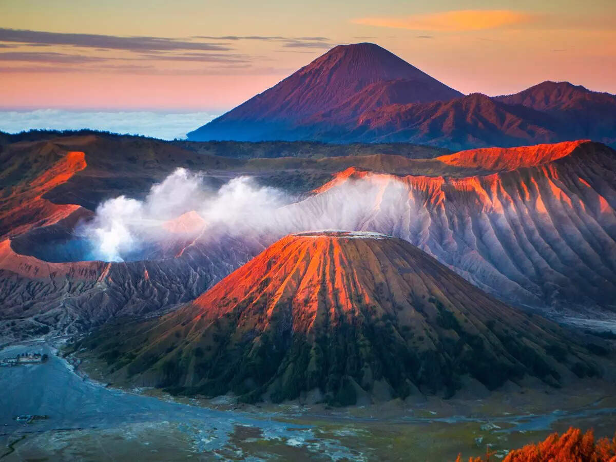 10 countries with the most active volcanoes