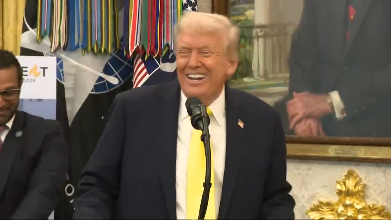 'We're Gonna Take A Picture': Trump Gets Caught Up In An Ego Trip ...