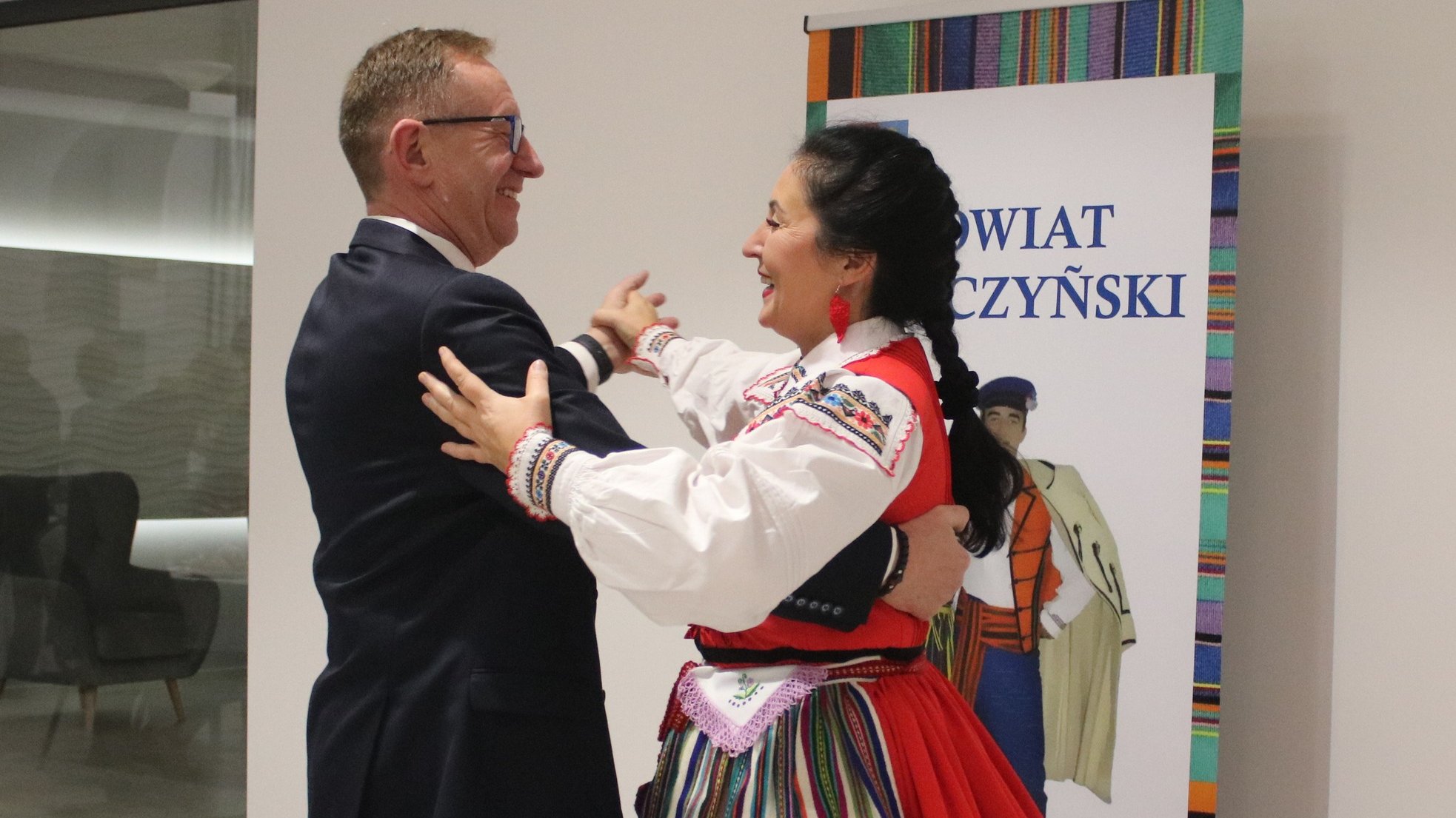 Co robi Robert Telus podczas zawieszenia? Tańczy i szykuje programowe ...