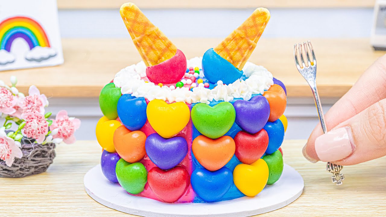 Mini Rainbow Cake Decorating: Fun Honey Jelly Lollipop Creations