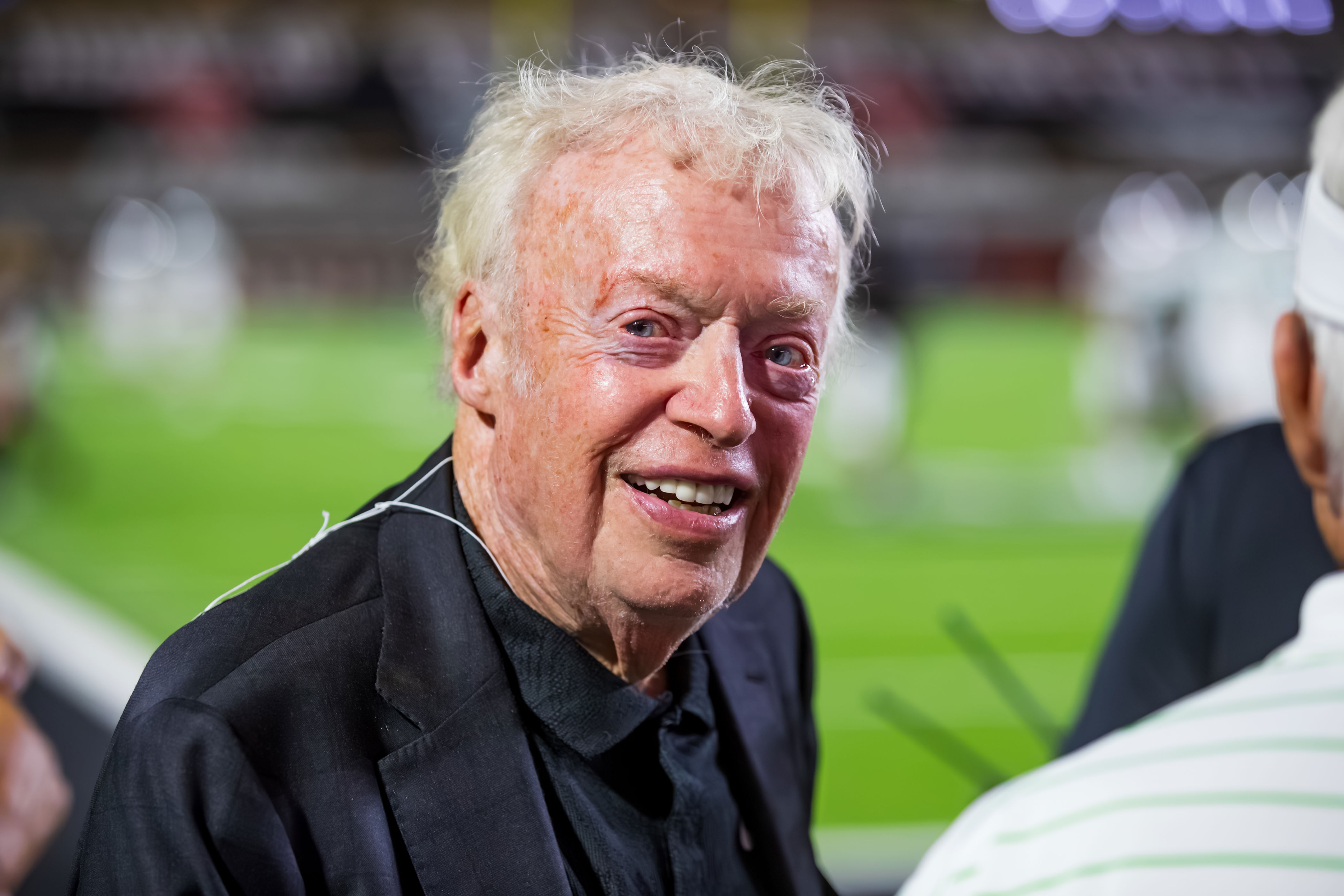 Nike founder Phil Knight makes record-breaking donation to Republicans