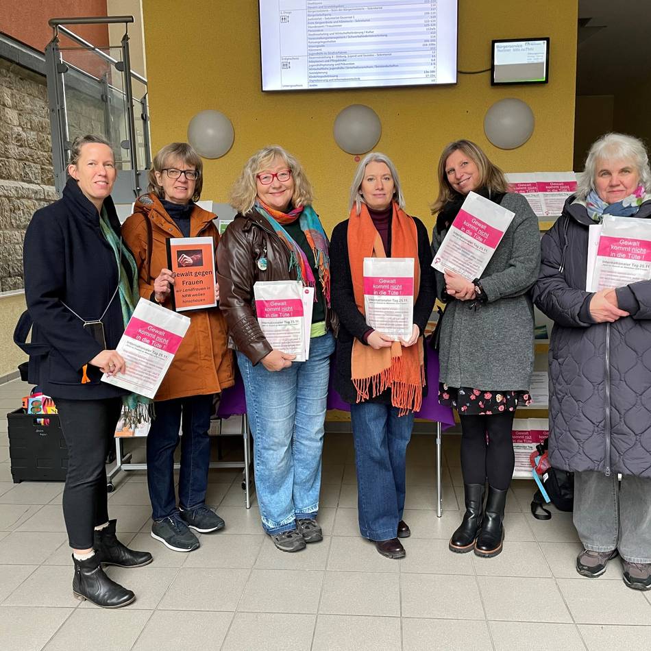 Aktion in Mettmann setzt sich gegen häusliche Gewalt ein