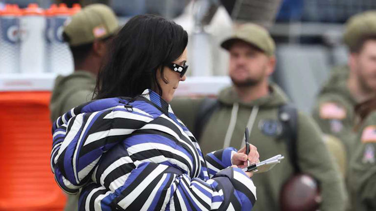 Colts owner Carlie Irsay-Gordon gets insanely close to field in new ...