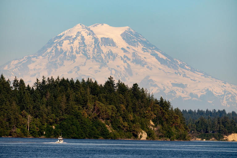 Mount Rainer is shrinking, and this is why scientists think it's happening