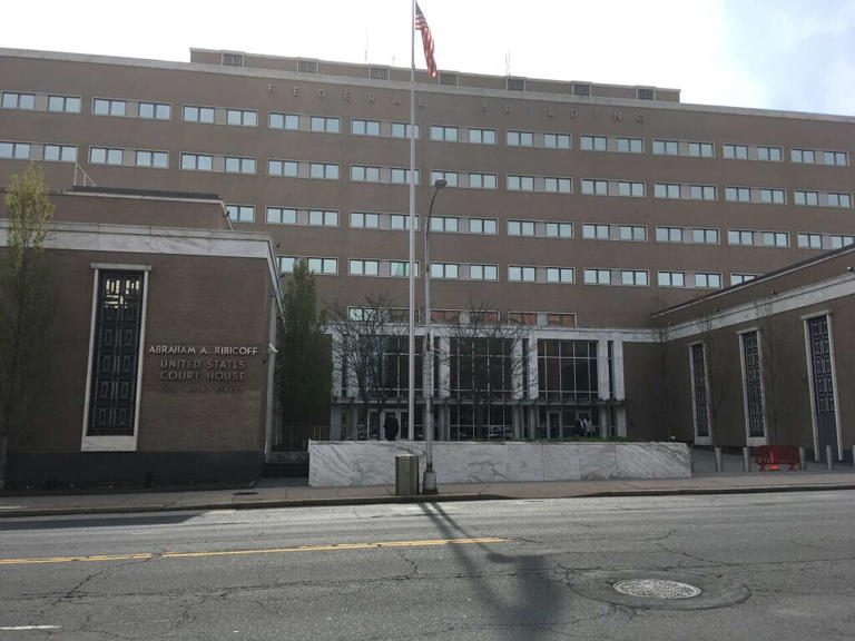 New London man caught with more than 3 kilos of cocaine gets 10 years ...