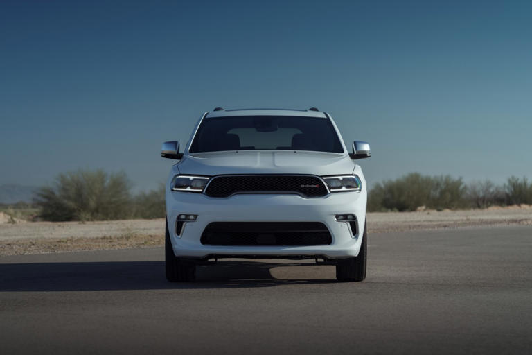Dodge Is Bringing Back The V6 Durango Because Buyers Can't Get Enough