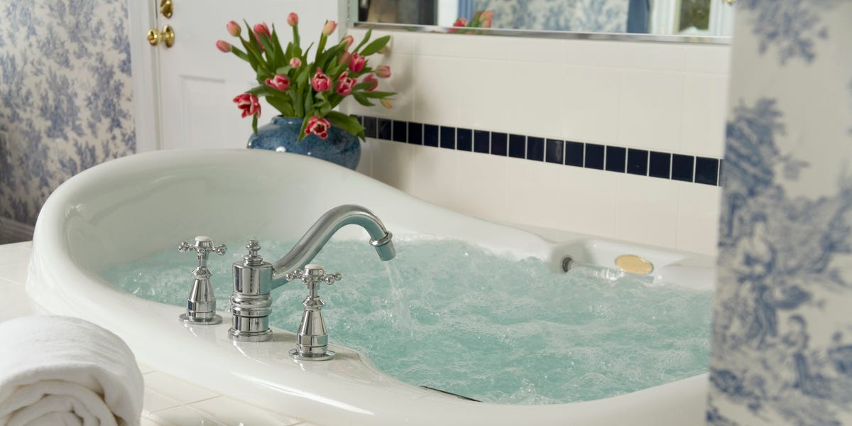 The Simple Way to Remove Stains from Your Jetted Tub