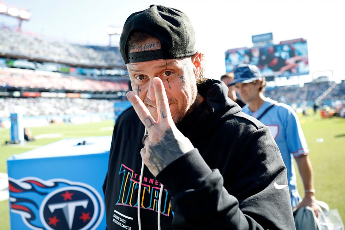 Jelly Roll Shows off His Clean-Shaven New Look at Tennessee Titans Game
