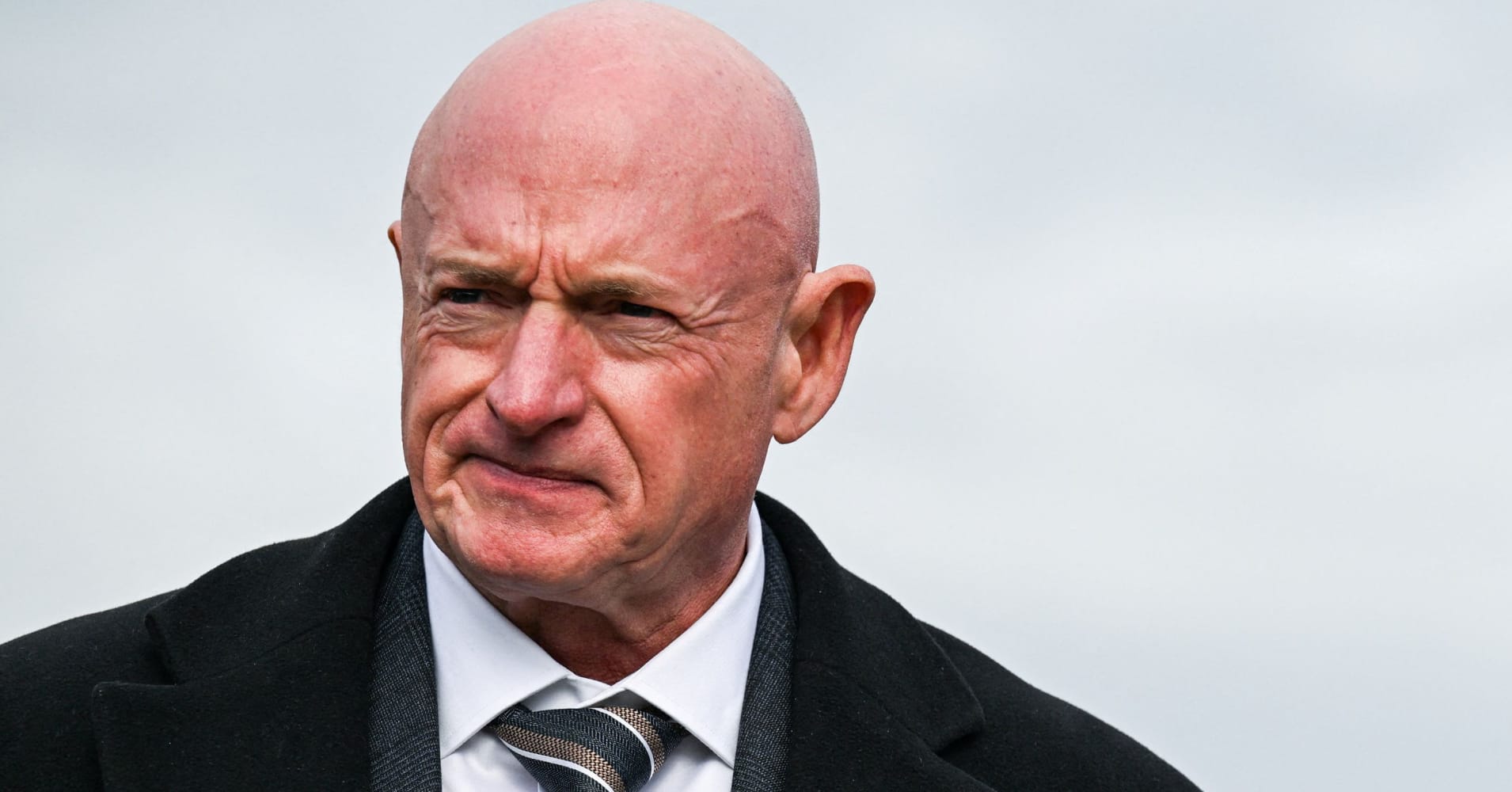 FBI seeks to interview Sen. Mark Kelly, other Democrats Trump accused ...