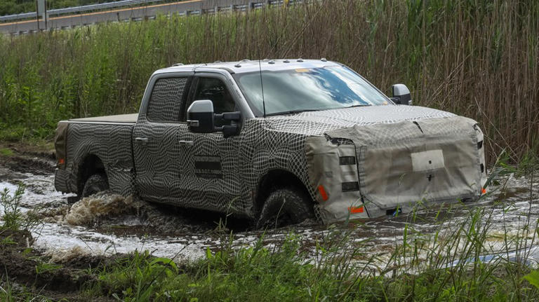 What Are The Differences Between Ford's Super Duty 7.3 Godzilla And 6.7 ...
