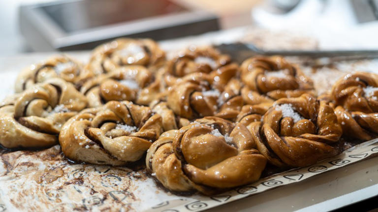 The Unique Way Bakeries Keep Pastries Fresh – And How You Can Do It At Home
