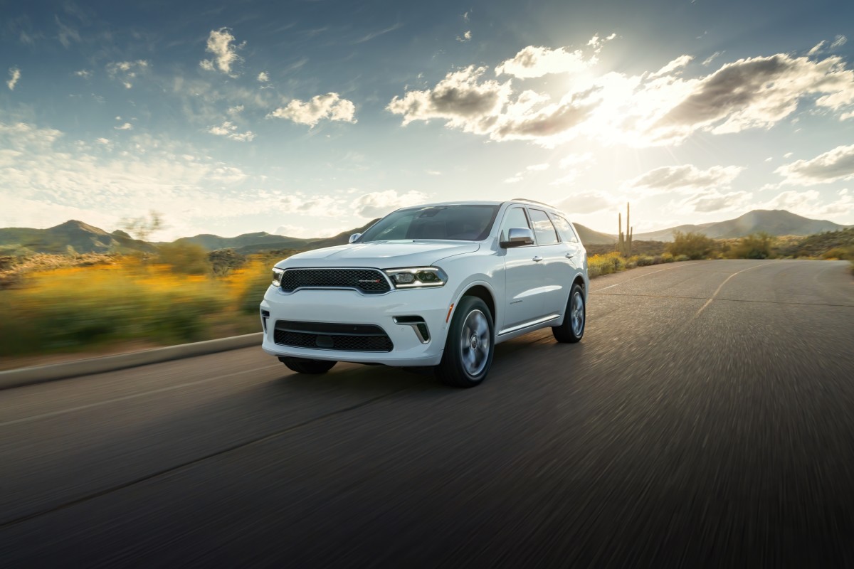 Dodge Is Bringing Back The V6 Durango Because Buyers Can't Get Enough