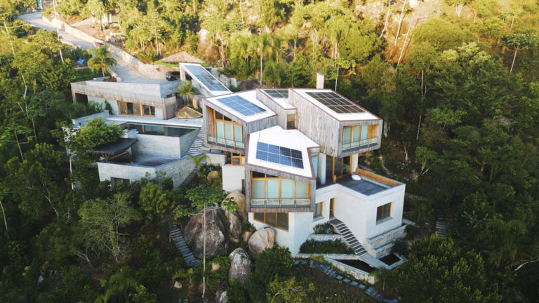 His $5 Million Experiment: Building a Very Big House With Very Little ...
