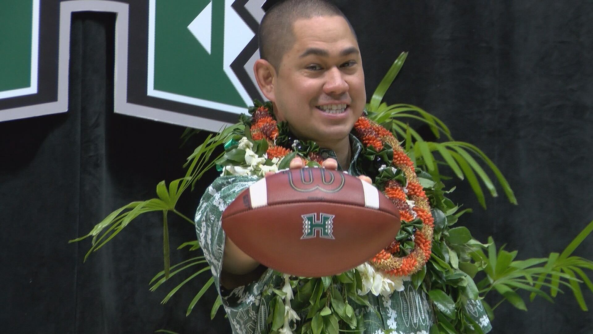 University of Hawaii football coach Timmy Chang selected as Region Five ...
