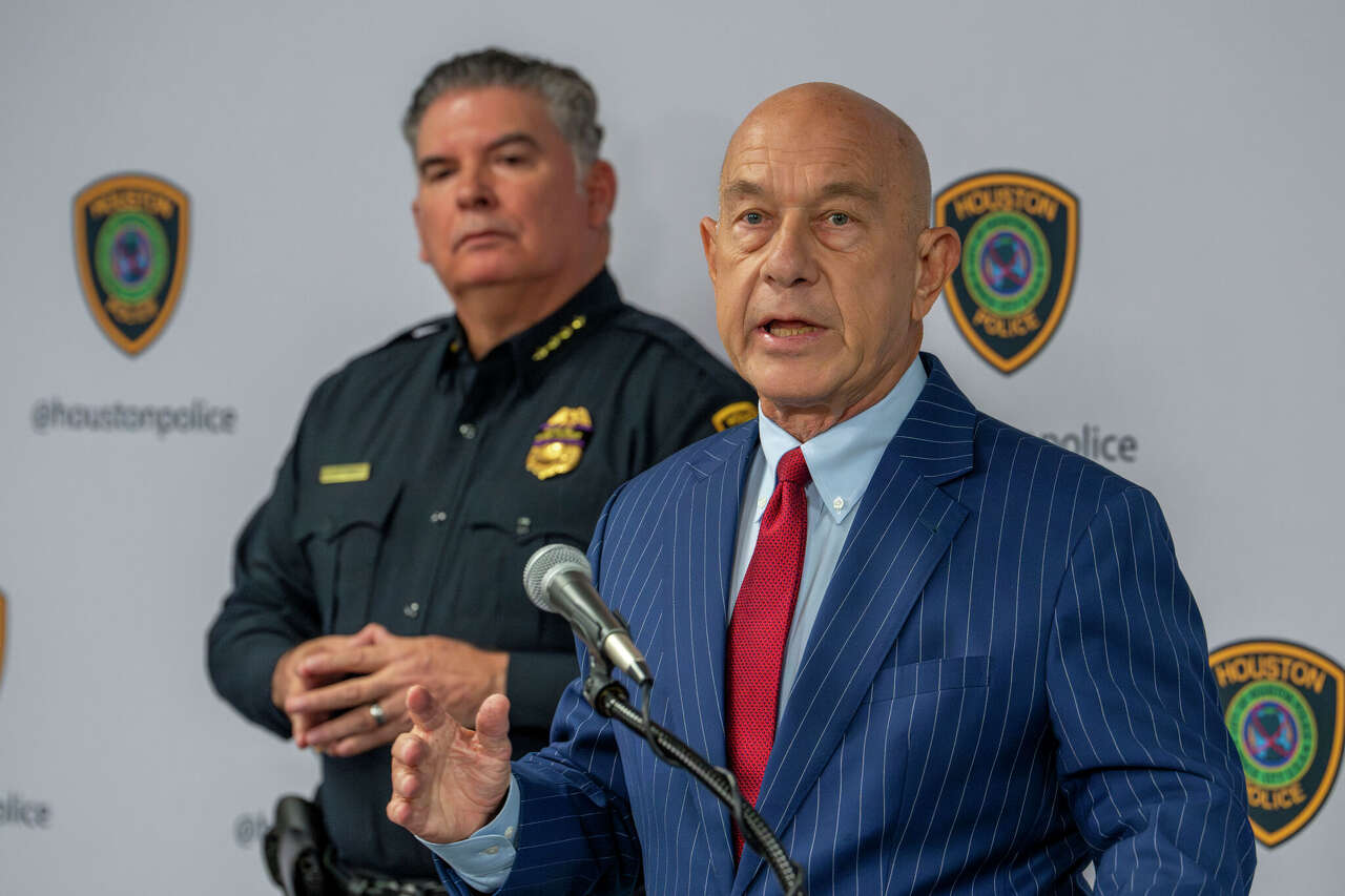 Houston police officer accused of DWI was in Whitmire's security detail ...