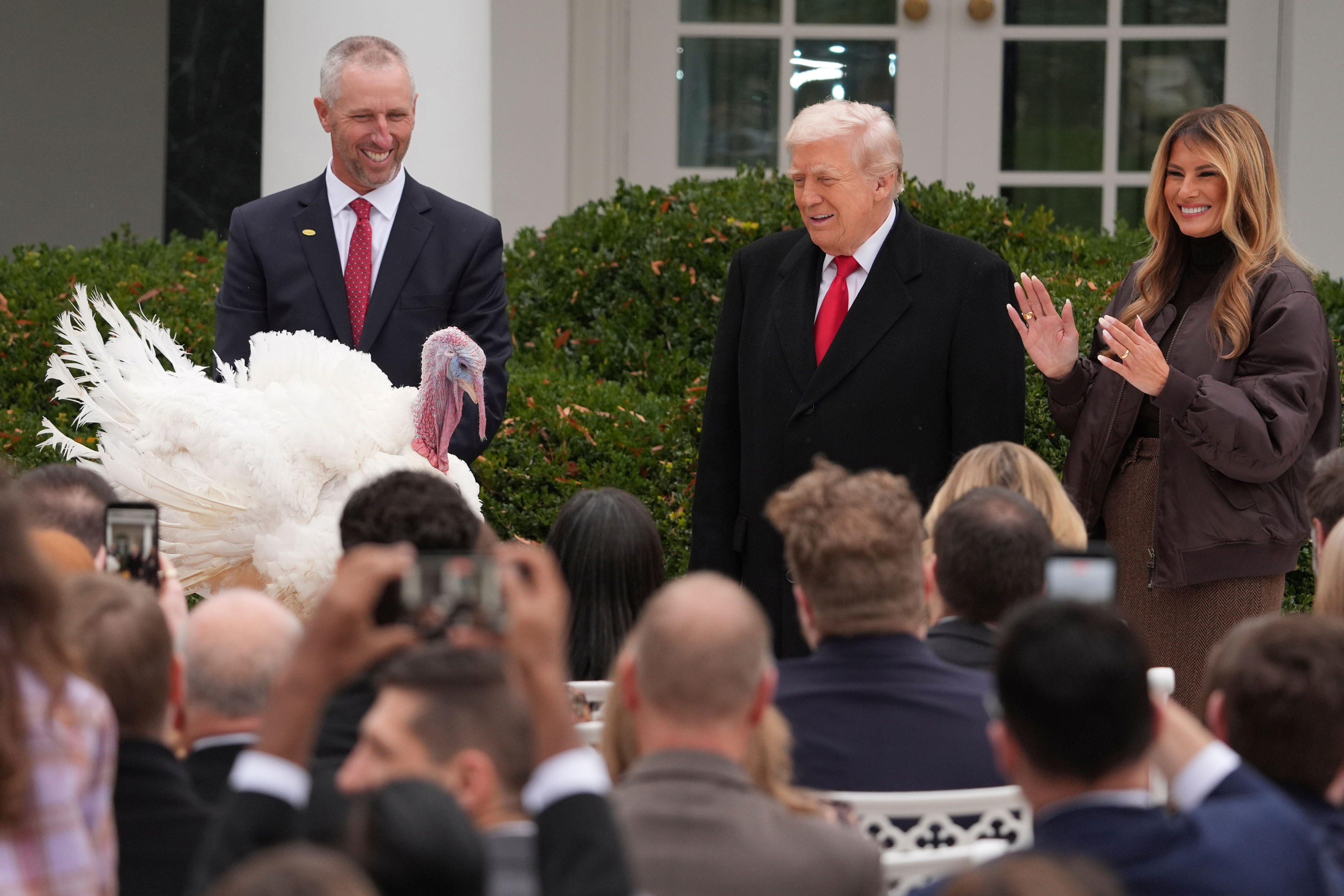 Trump touts drop in turkey prices as he pardons Gobble, Waddle