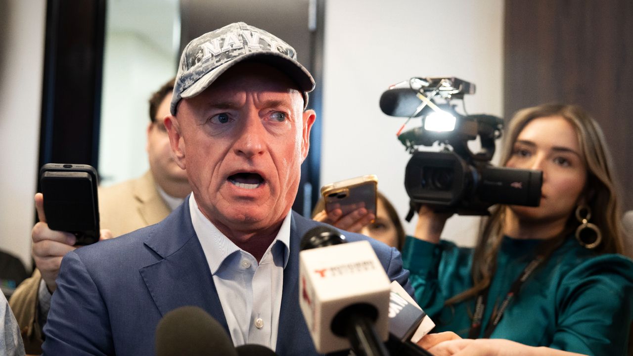 Pentagon targets Kelly over ‘illegal orders’ video
