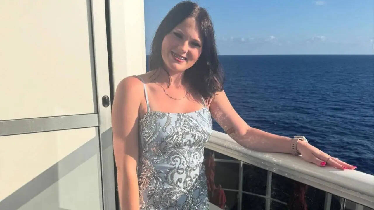 Who Was Maria De La Rosa? Aspiring 22-Year-Old Singer Killed In ...