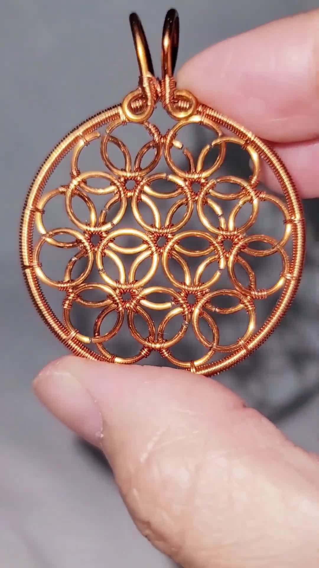 #floweroflife #flowers #pendant #lananhhandmade #copperwire #jewelry ...