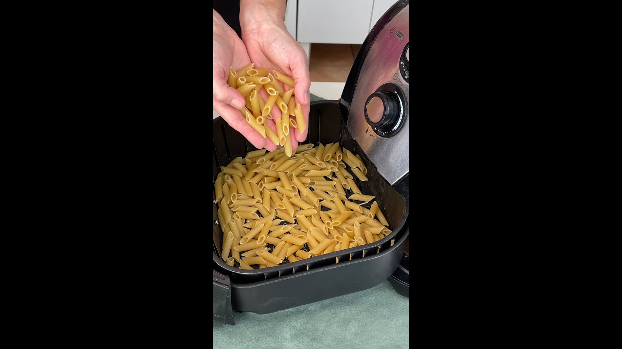 ¡Puse pasta en la airfryer y ahora sólo lo hago así!