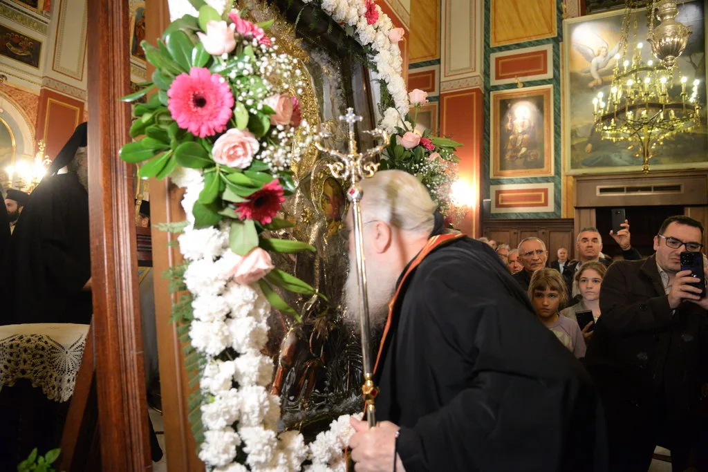 Πάτρα: Η υποδοχή με λαμπρότητα και κατάνυξη της εικόνας της Παναγίας ...