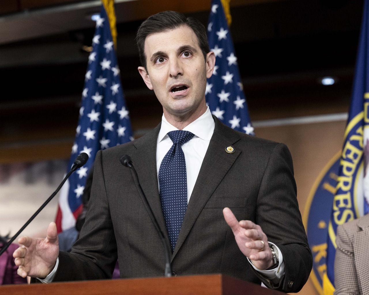 Democratic Lawmakers Say FBI Is Targeting Them Over Calls to Disobey ...