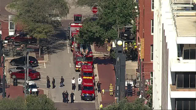 Underground gas leak prompts closures in Dallas's West End