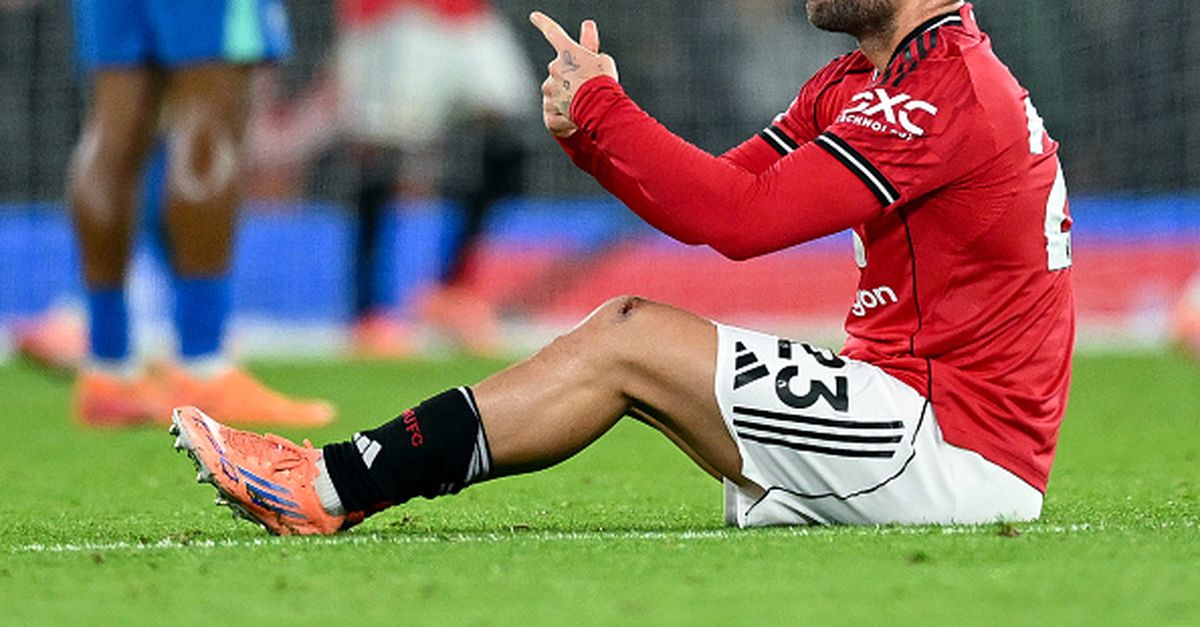 Manchester United, Gary Neville duro su Shaw: “È imbarazzante”