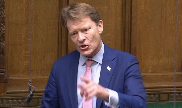 Moment Reform's Richard Tice hits back at Keir Starmer in fiery Commons ...