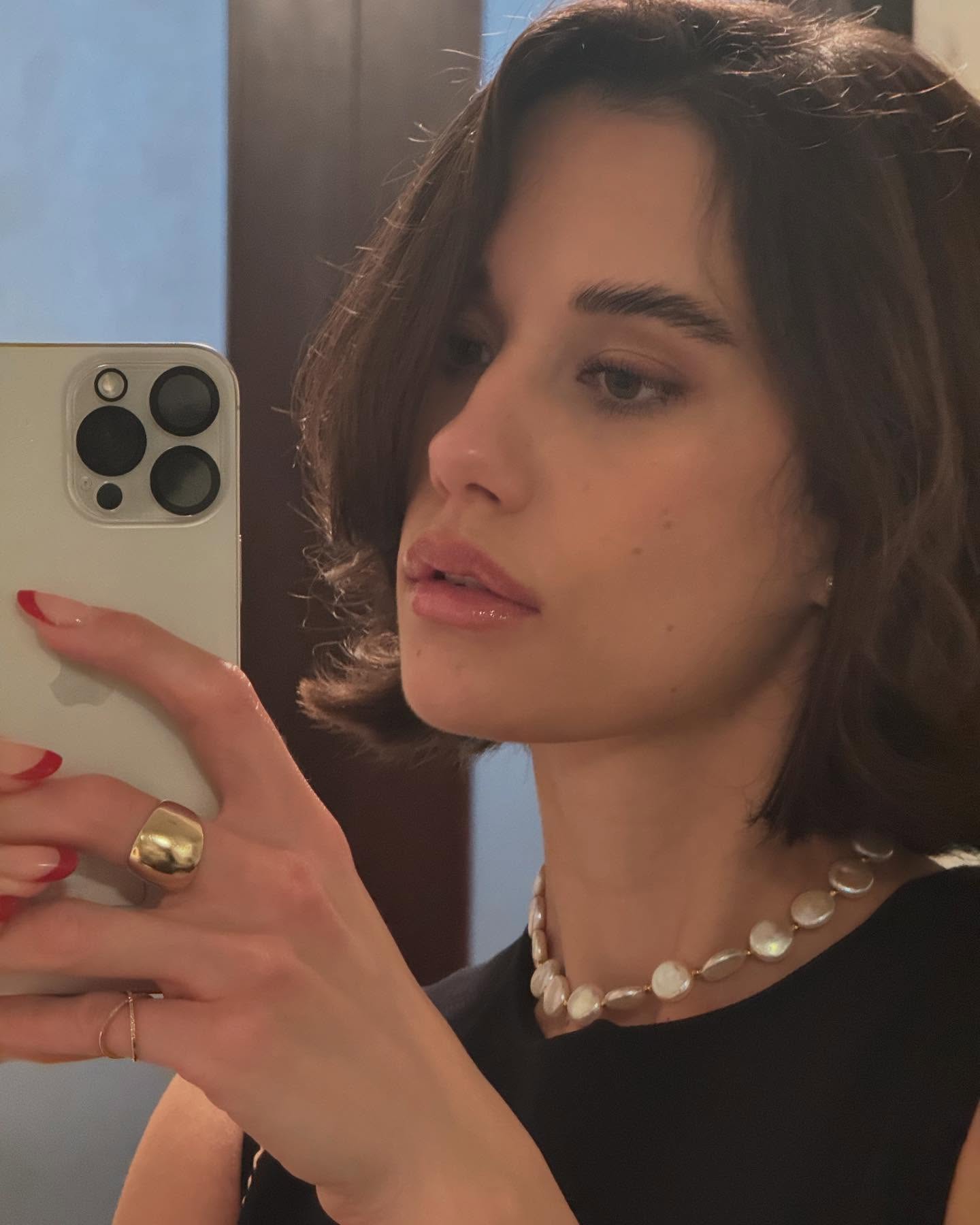 John Travolta’s daughter Ella Bleu leaves her shirt behind with braless ...