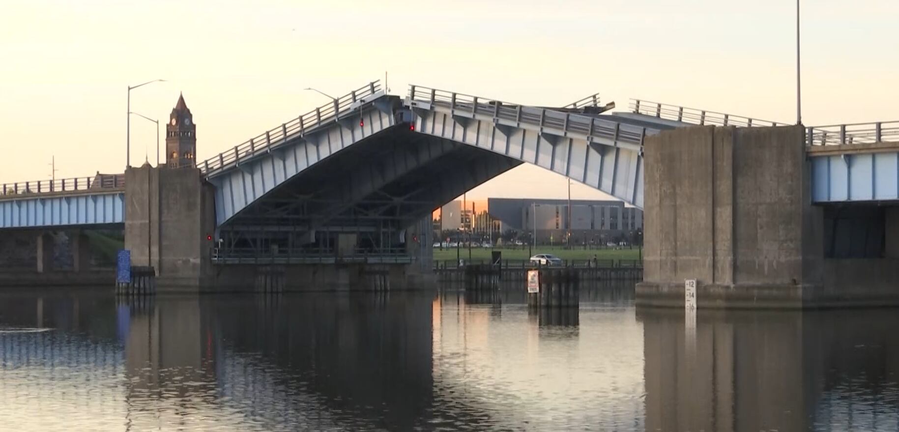 Veterans Memorial Bridge lane closures begin Dec. 1