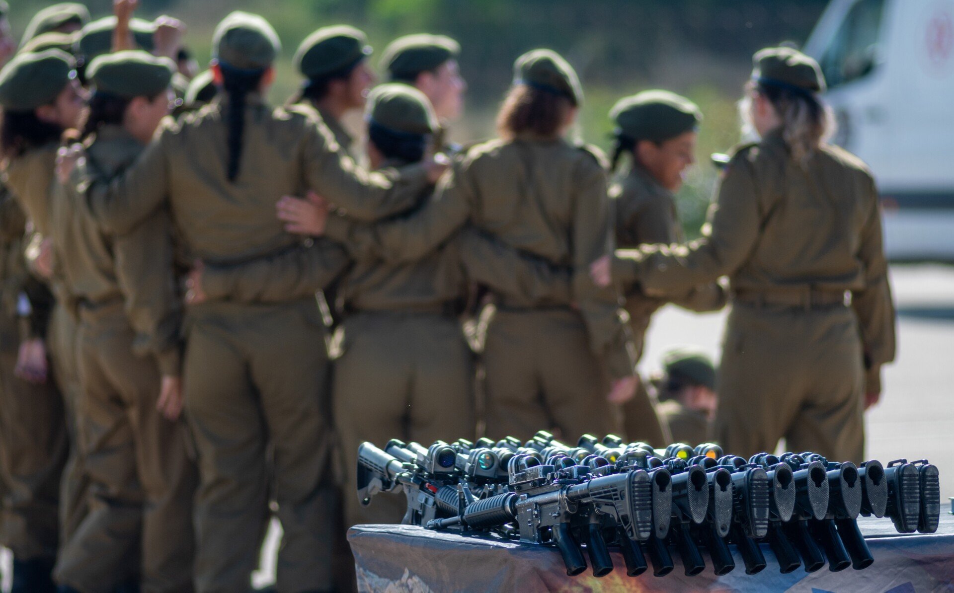 Πρώτες γυναίκες Έφεδροι Αξιωματικοί στις Ενοπλες Δυνάμεις ...