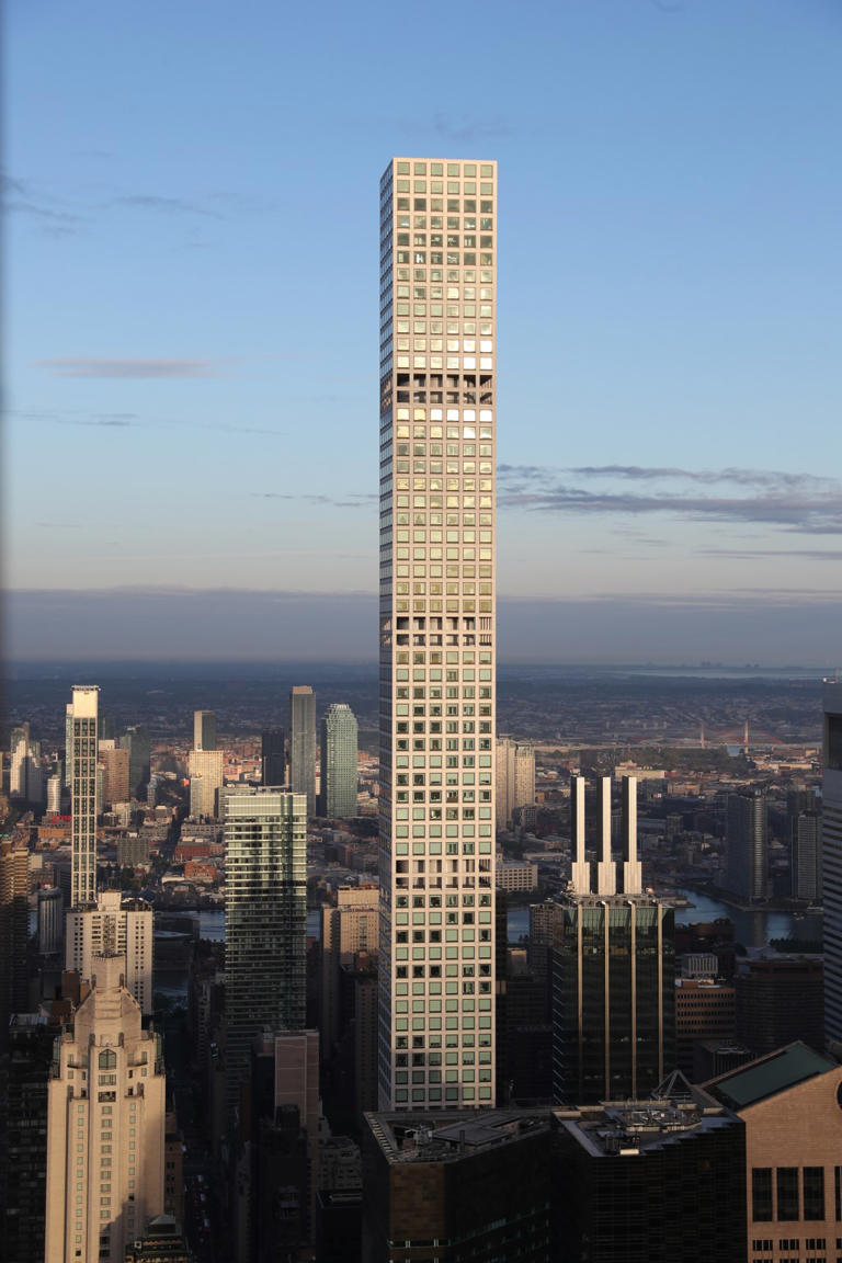 More disaster strikes for NYC’s cursed 432 Park tower — as Turkish ...
