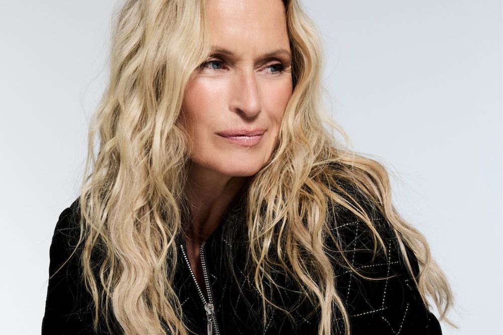 "Facile à porter avec tout", à 59 ans, Estelle Lefébure ne jure que par cette veste Grain de ...