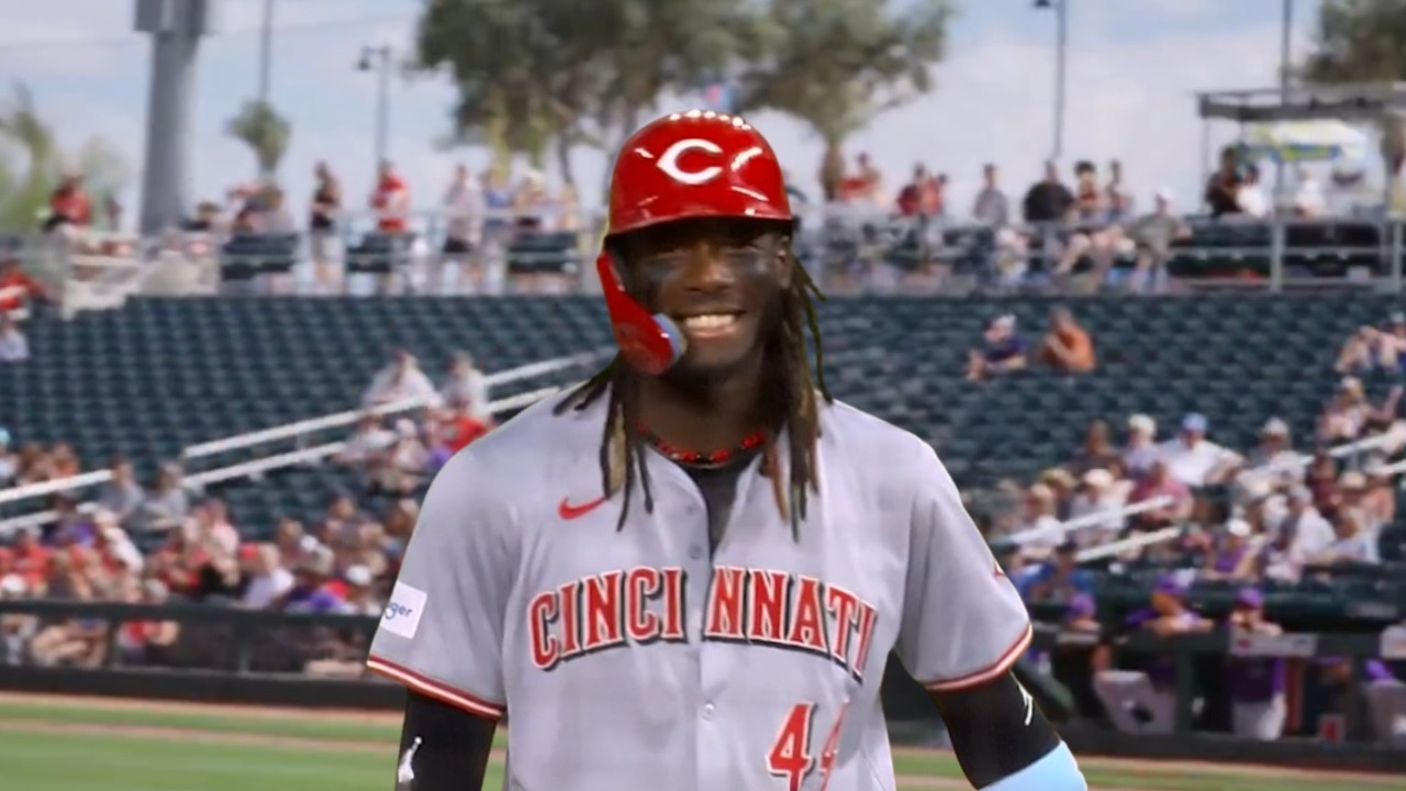 Elly De La Cruz just stole third base and home on the same pitch