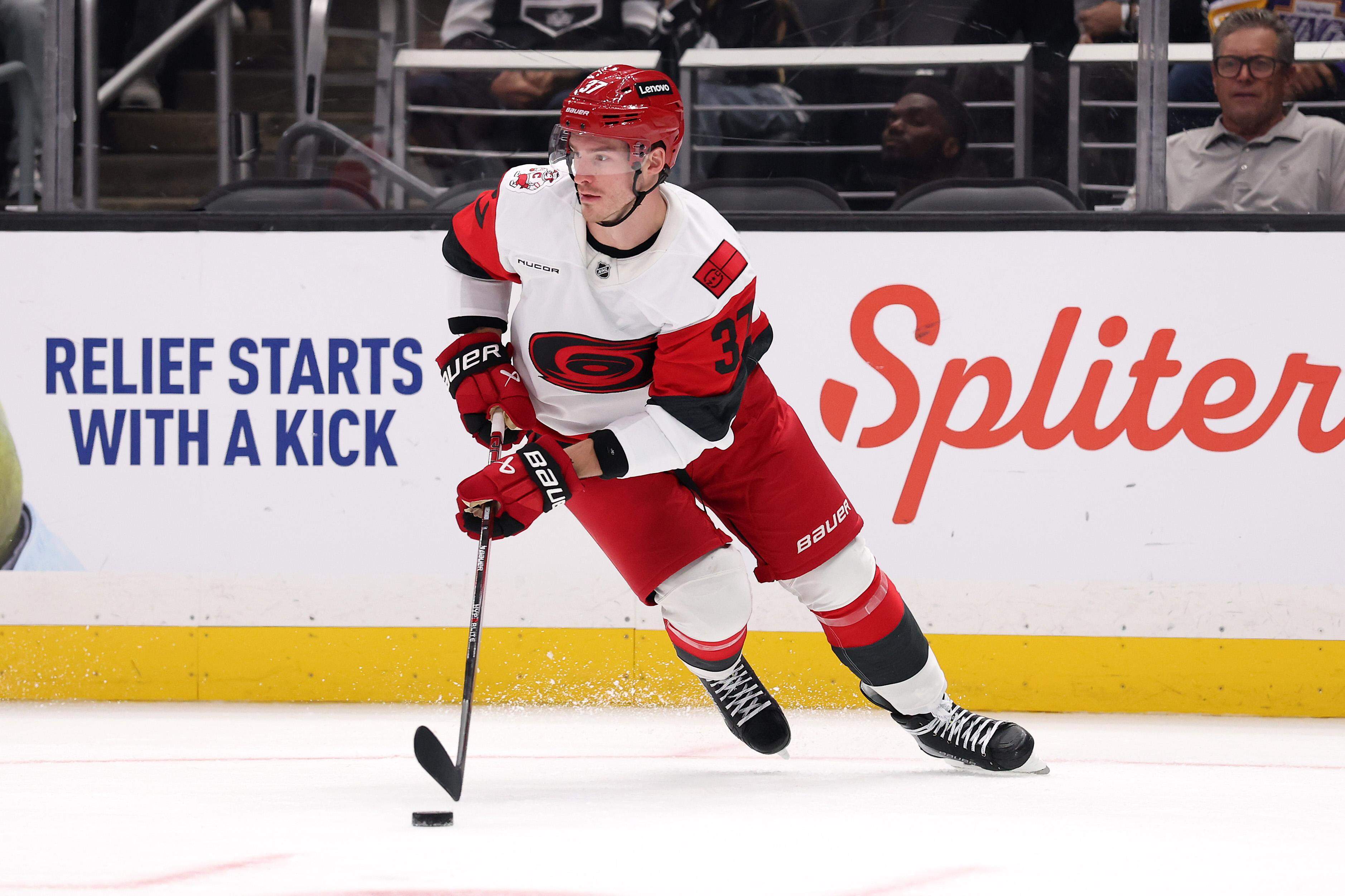Hurricanes end three-game winless streak with 5-2 win over Red Wings
