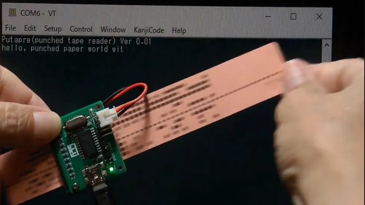 Retro optical tape reader pushes vintage storage back into the spotlight
