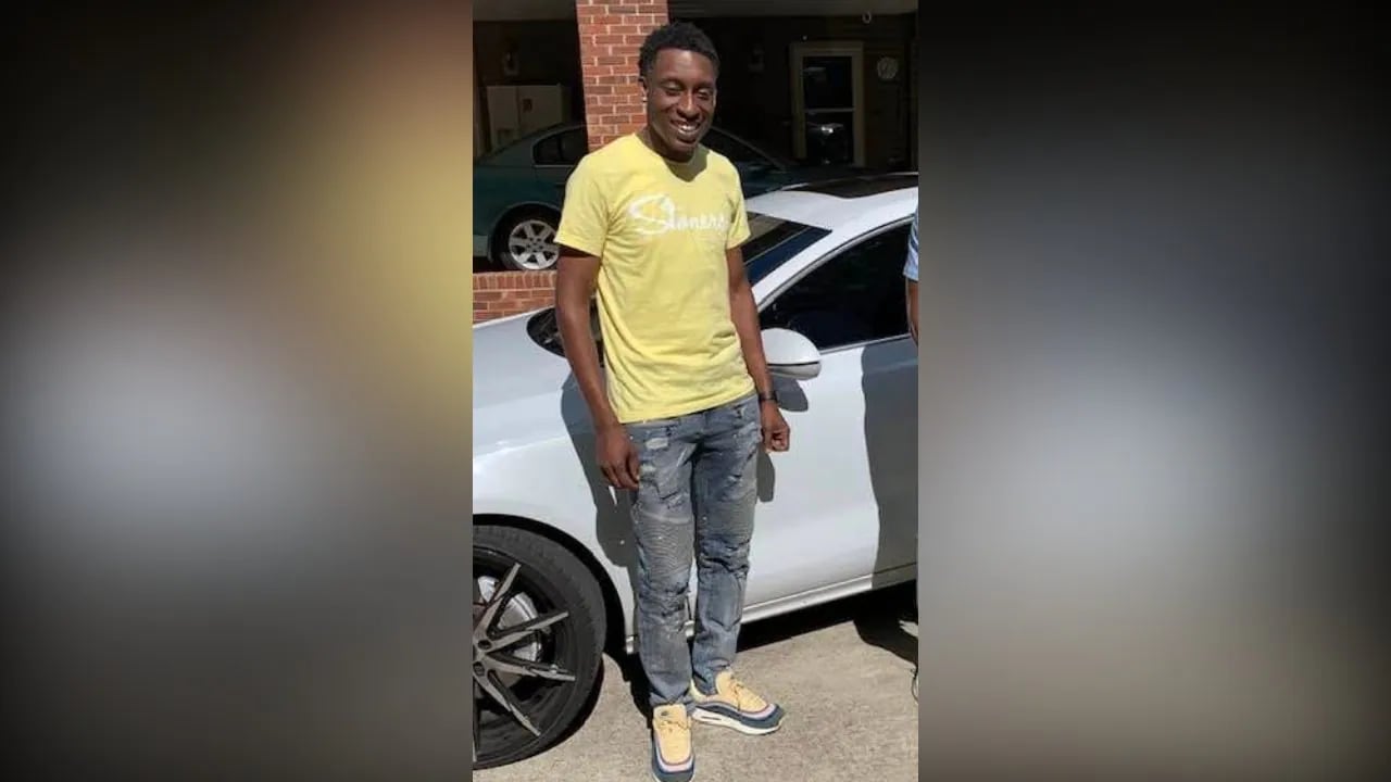 1 killed in Concord police chase crash; suspect at large