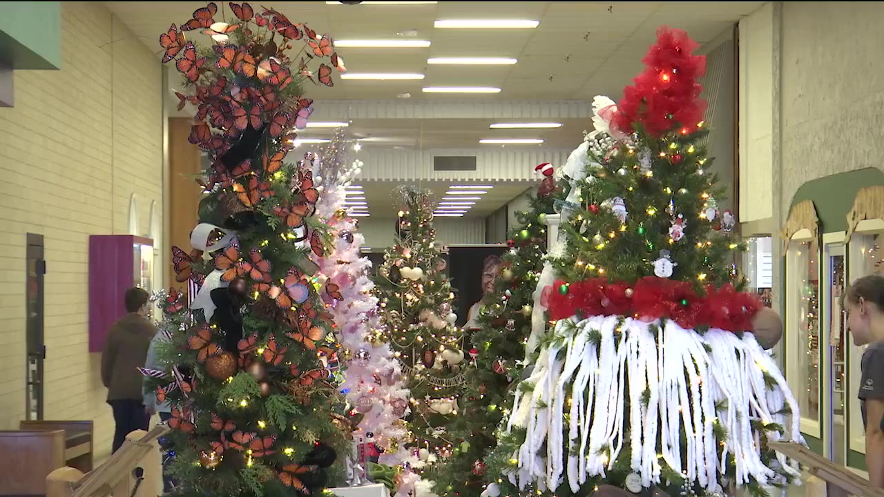 SLI’s 48th Annual Festival of Trees open in Topeka