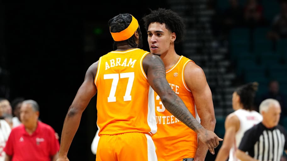 Tennessee basketball wins hard-fought battle against No. 3 Houston