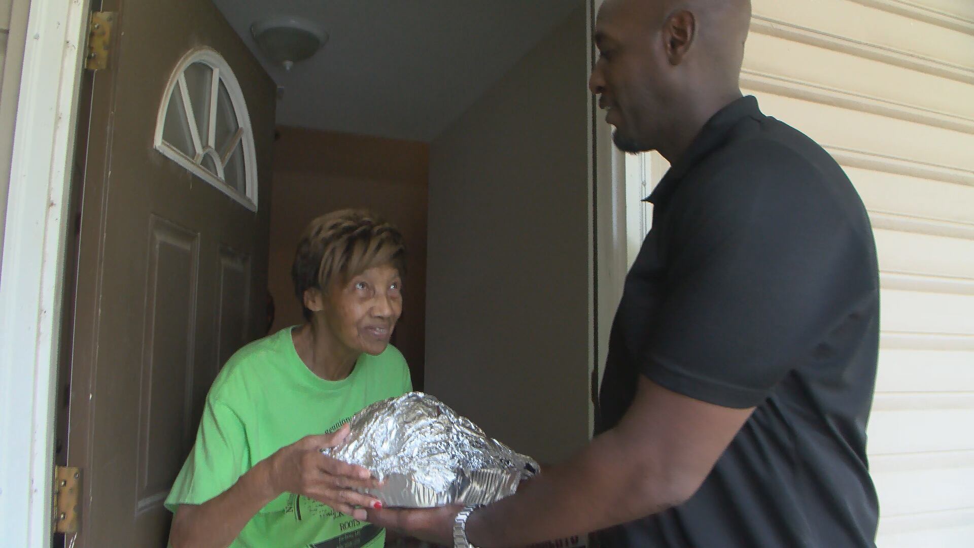 Comegys and Friends nonprofit delivers smoked turkeys to senior ...