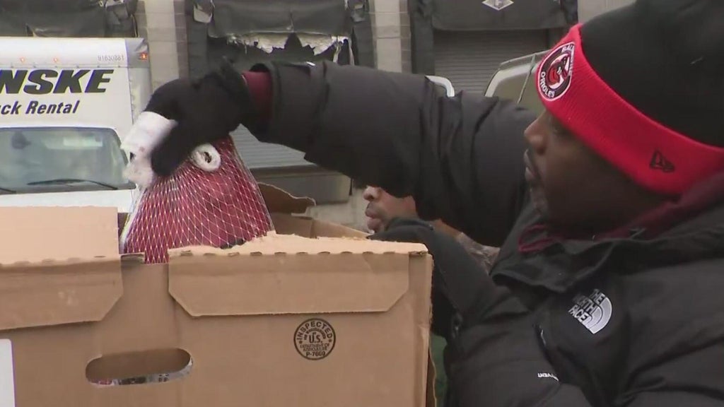 Thousands of turkeys given out in West Baltimore ahead of Thanksgiving