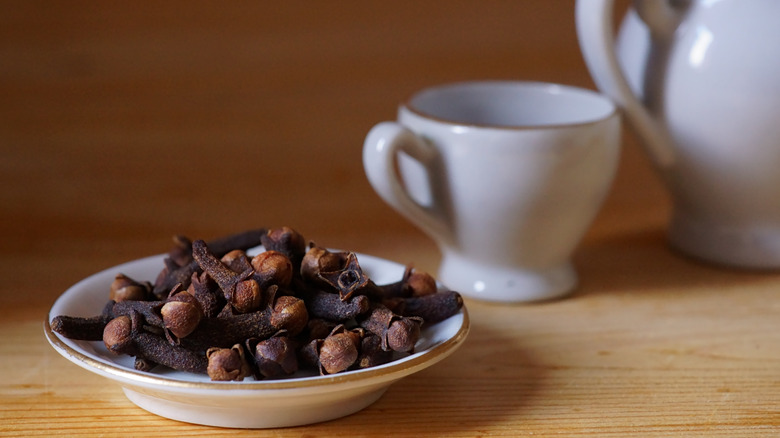 How To Turn Whole Cloves Into A Warming Tea