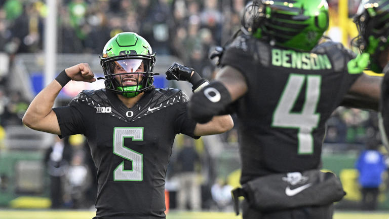 Are Dante Moore, Kenyon Sadiq enough to lift Oregon over Texas Tech in ...