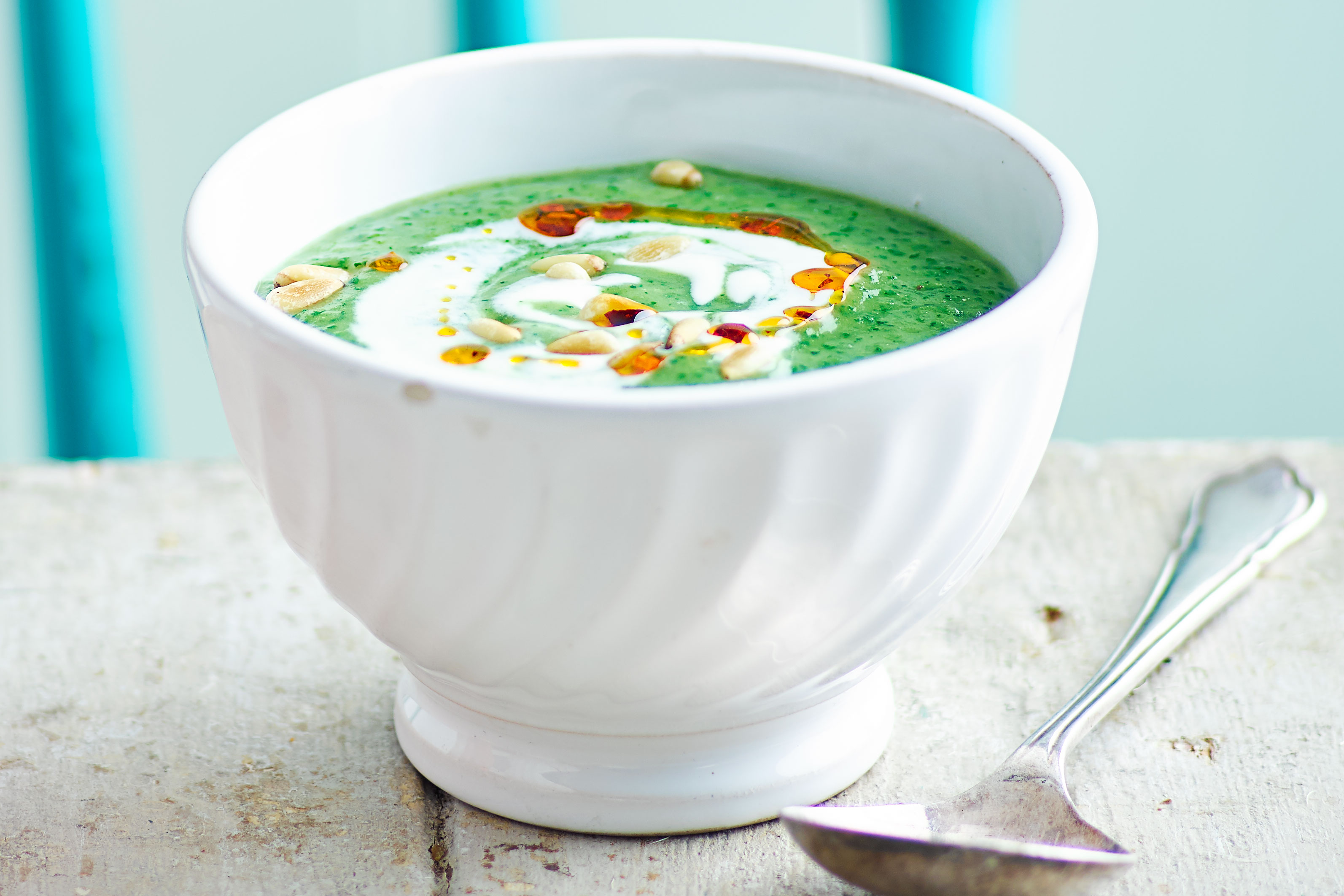 Healthy supergreen soup