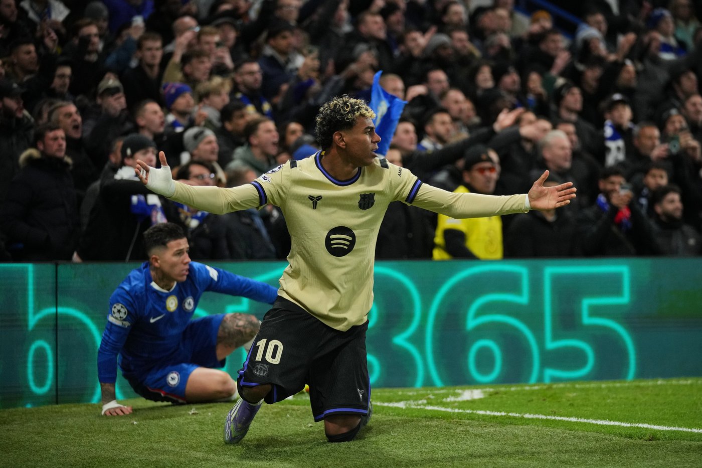 Man City and Barcelona both lose in the Champions League as Mourinho ...