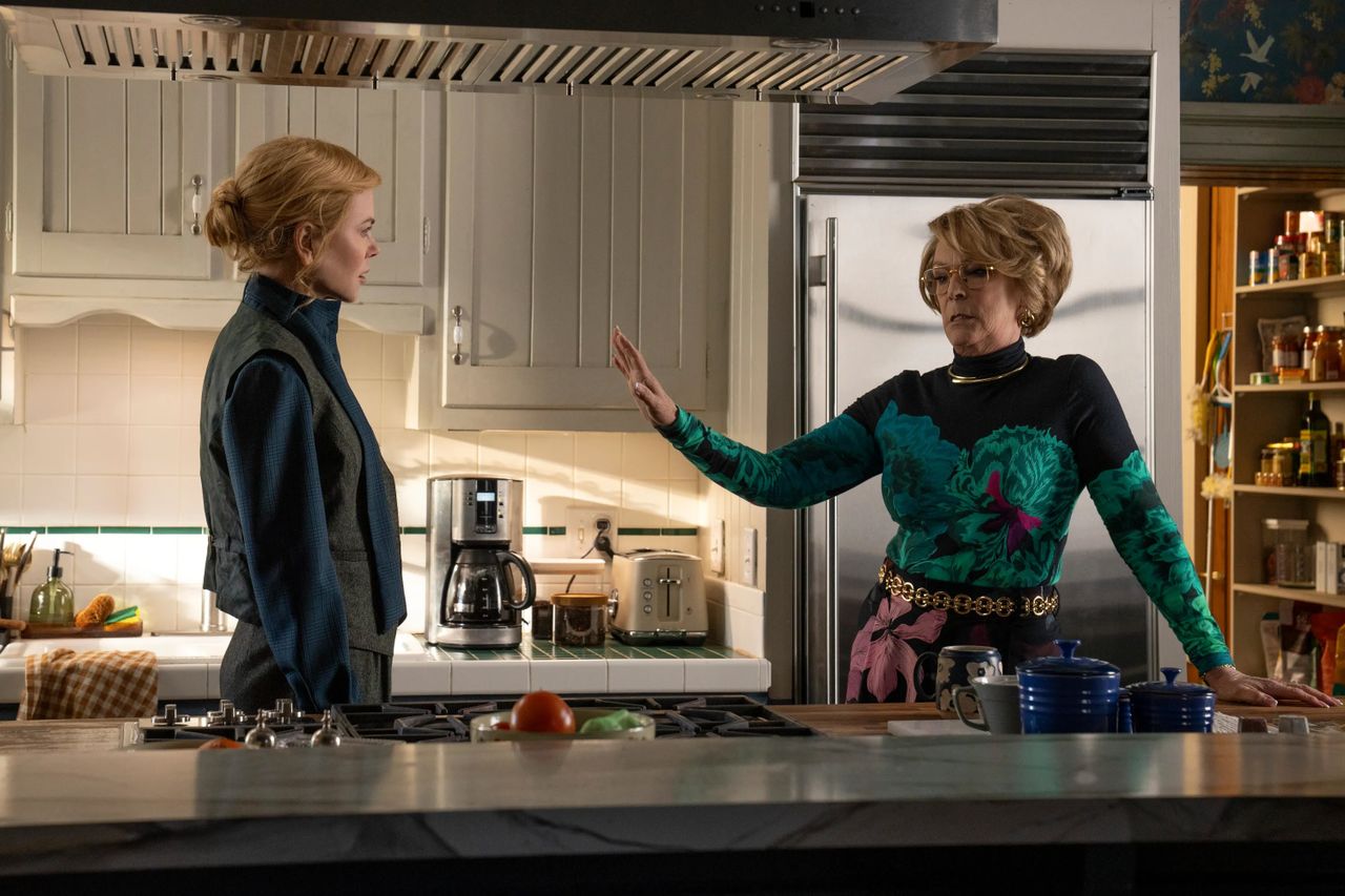 Nicole Kidman Completely Changes Up Her Look With This Hairdo and ...