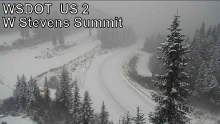 US-2 reopens near Stevens Pass after crash, snow hits WA passes