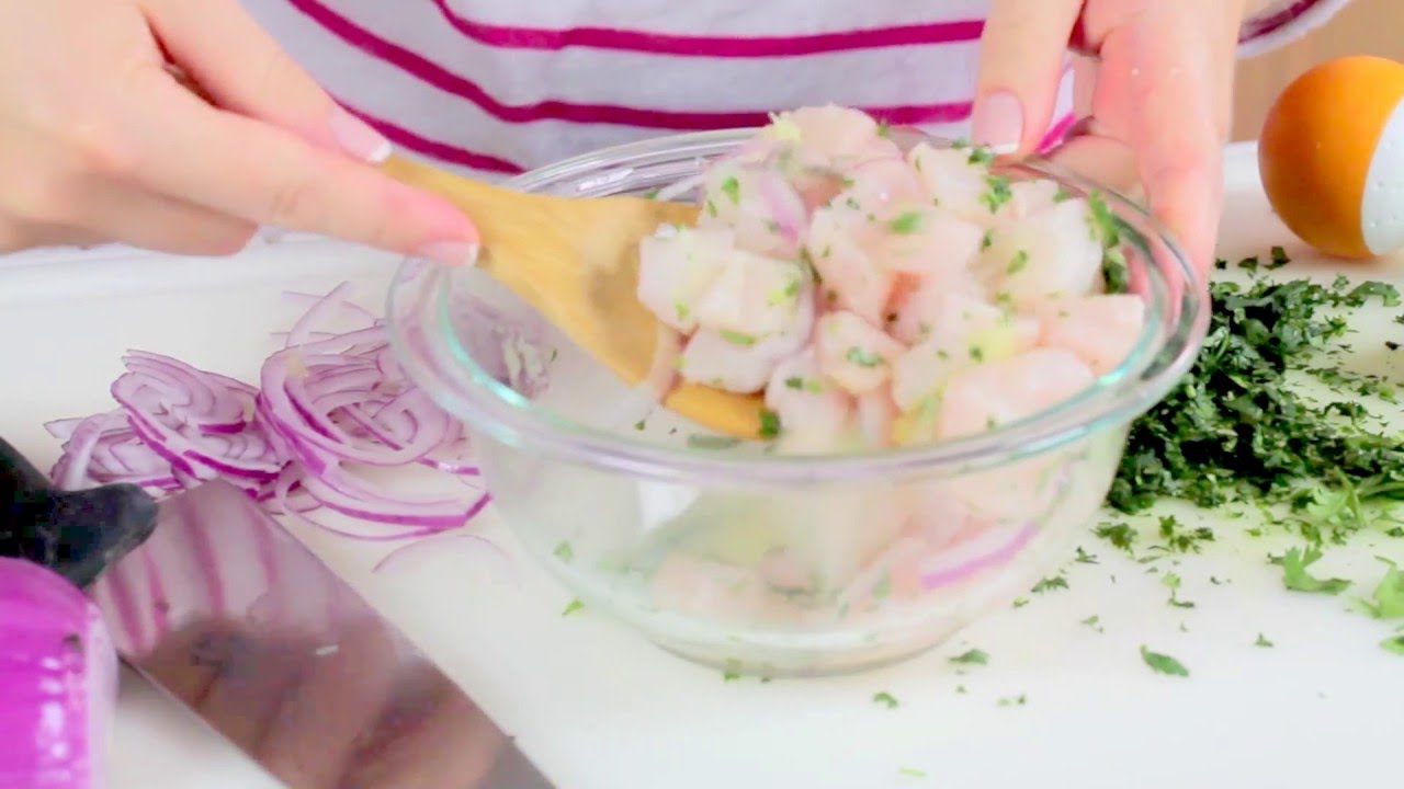 How to make Colombian passion fruit ceviche